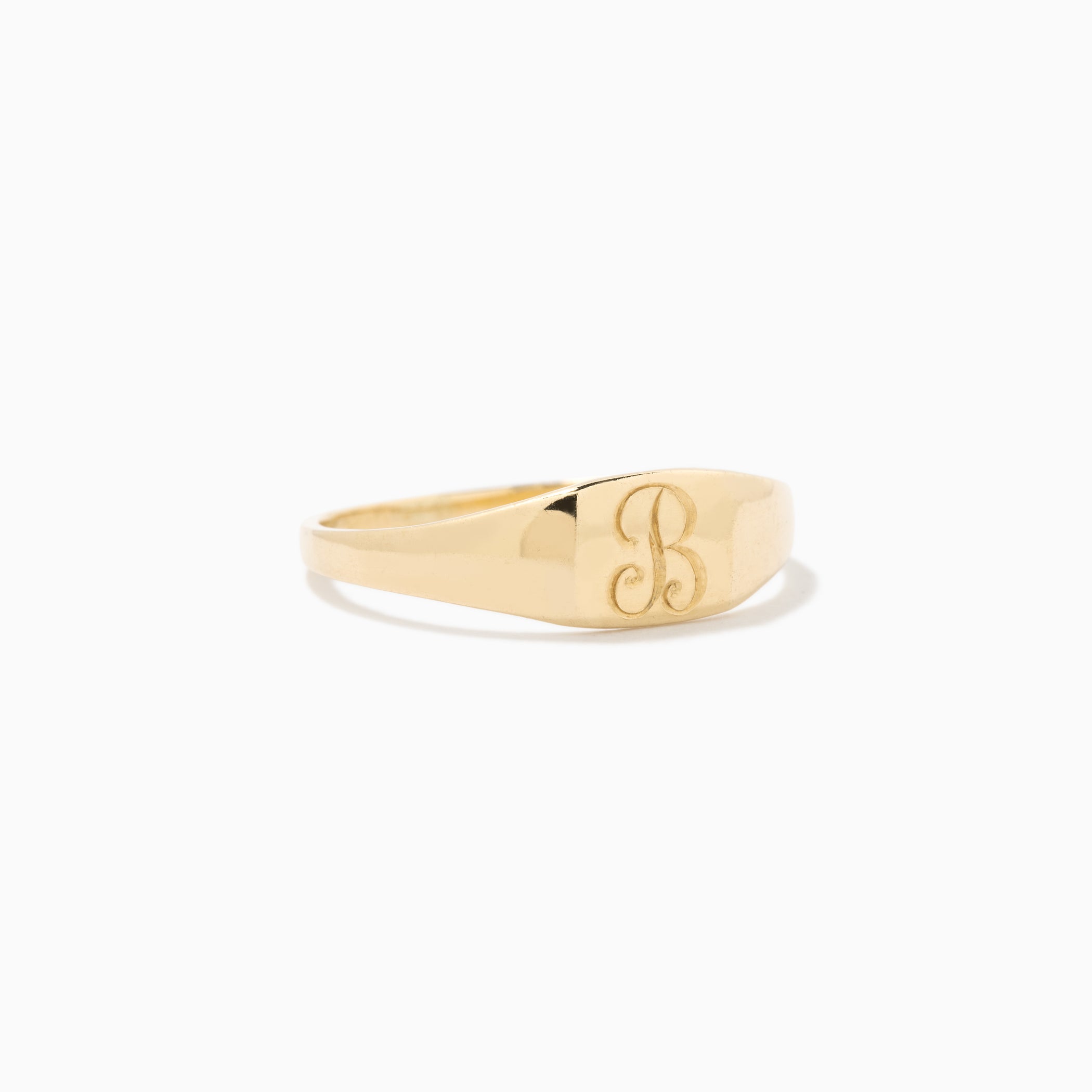 The Mini Signet Ring – Yearly Co.