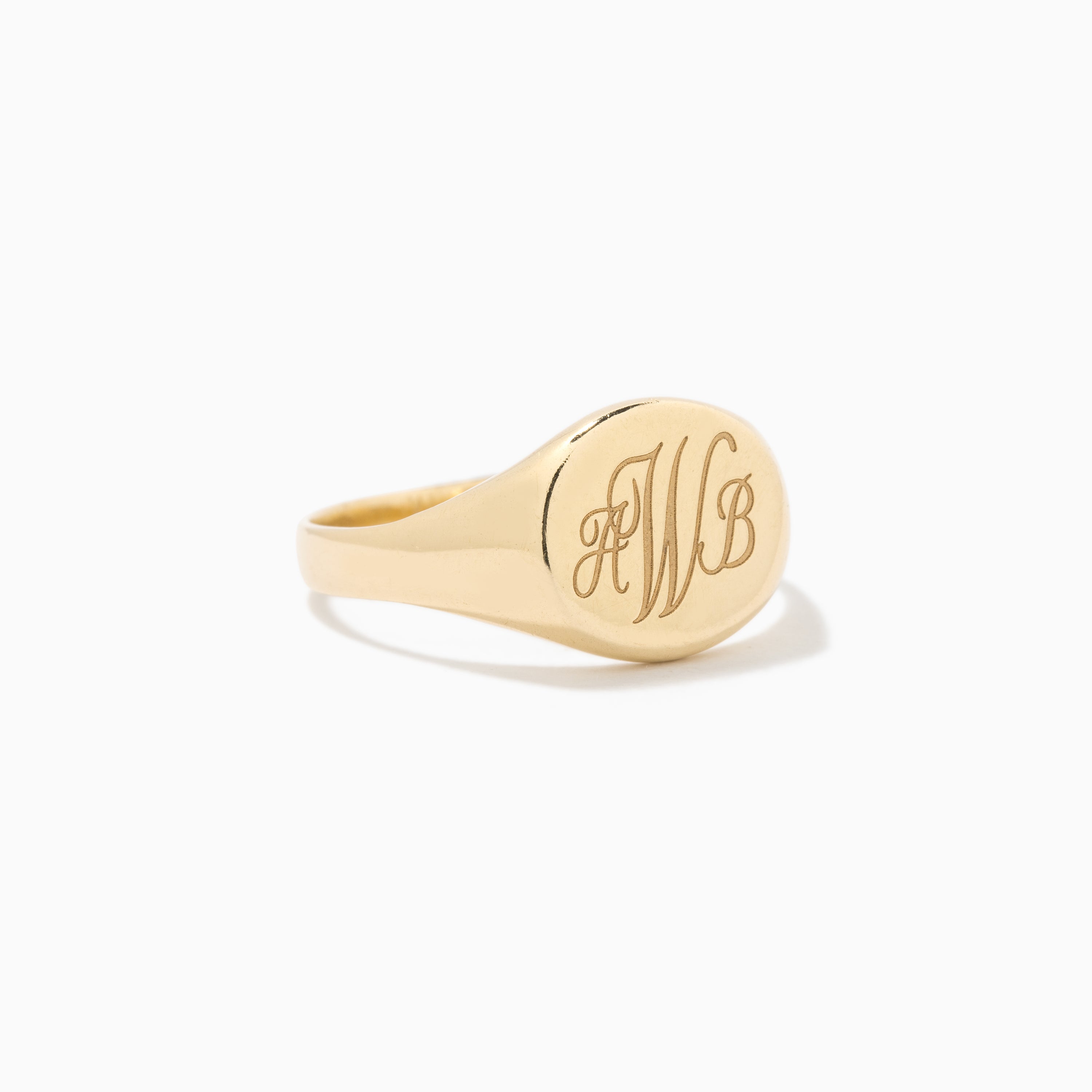 The Classic Signet Ring – Yearly Co.
