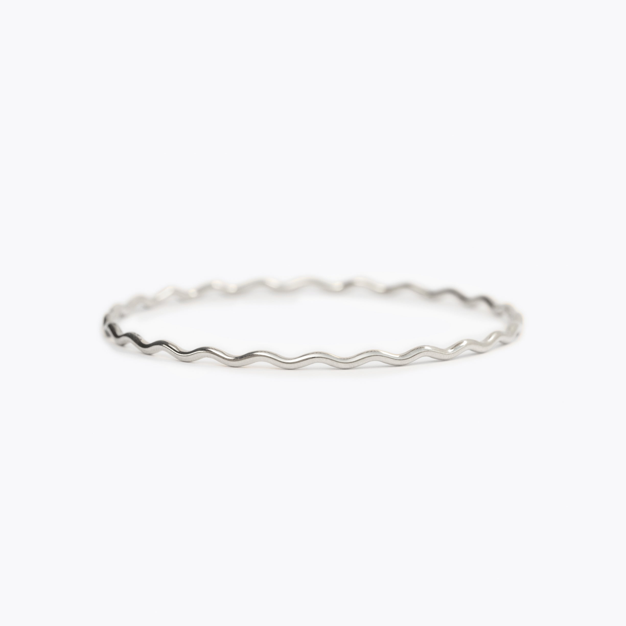 The Wavy Bangle – Yearly Co.